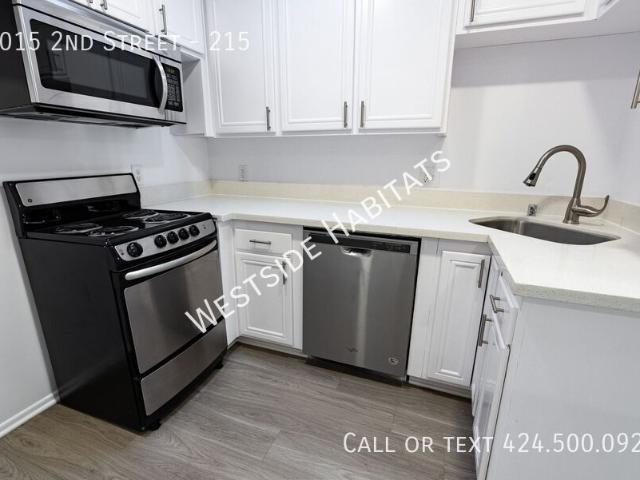 2 BR, 1 BA Apartment 1015 2nd Street, Santa Monica, CA 90403