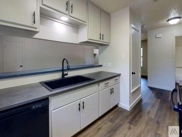 2 BR, 1 BA Apartment 1015 Martin Luther King Dr, Unit UPST, San Marcos, TX 78666