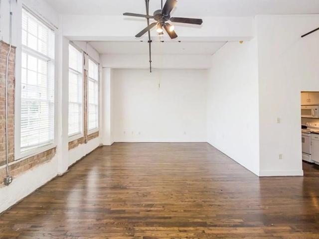 2 BR, 1 BA Apartment 1015 S Jennings Ave Unit 1 1210, Fort Worth, TX 76104