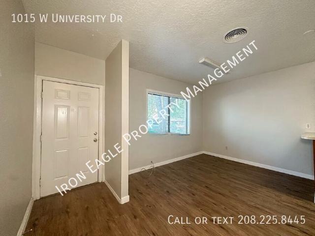 2 BR, 1 BA Apartment 1015 W University Dr, Boise, ID 83706