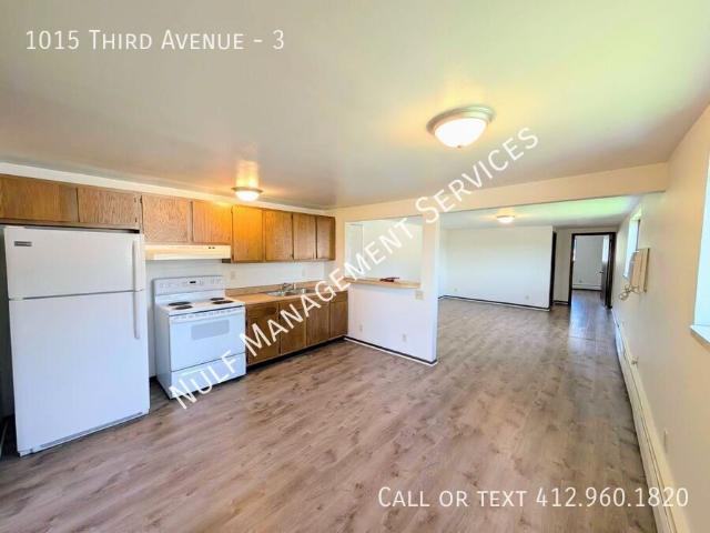 2 BR, 1 BA Apartment 1015 Third Avenue, Coraopolis, PA 15108