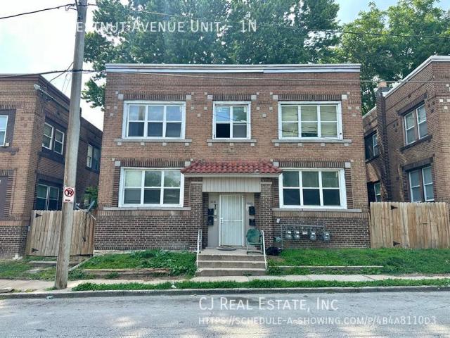 2 BR, 1 BA Apartment 1016 Chestnut Avenue Unit, Kansas City, MO 64127
