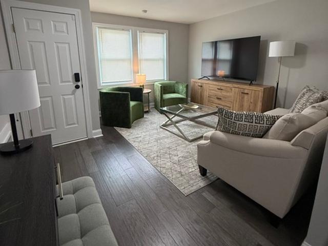 2 BR, 1 BA Apartment 1018 18th St NE, Unit Apt 1, Washington, DC 20002