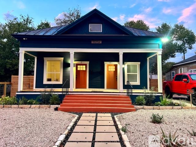 2 BR, 1 BA Apartment 1019 Steves Ave, Unit 1, San Antonio, TX 78210