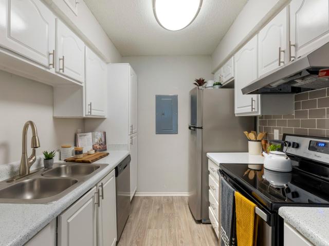 2 BR, 1 BA Apartment 101 East Pipeline Road Unit 1076, Hurst, TX 76053