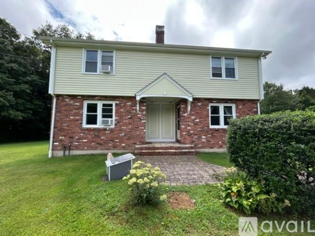 2 BR, 1 BA Apartment 101 Middletown Avenue, Unit #2, East Hampton, CT 06424