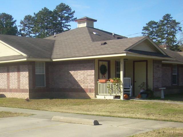 2 BR, 1 BA Apartment 101 Seniors Ave, Carthage, TX 75633