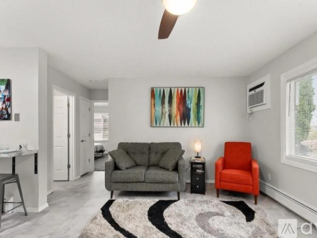 2 BR, 1 BA Apartment 101 South Holly Avenue, Unit 2, Sioux Falls, SD 57104