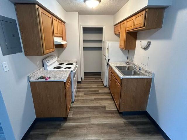 2 BR, 1 BA Apartment 1020 1026 E 12th St N, Newton, IA 50208