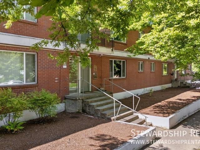 2 BR, 1 BA Apartment 1020 E 18th Ave Eugene, OR 97403