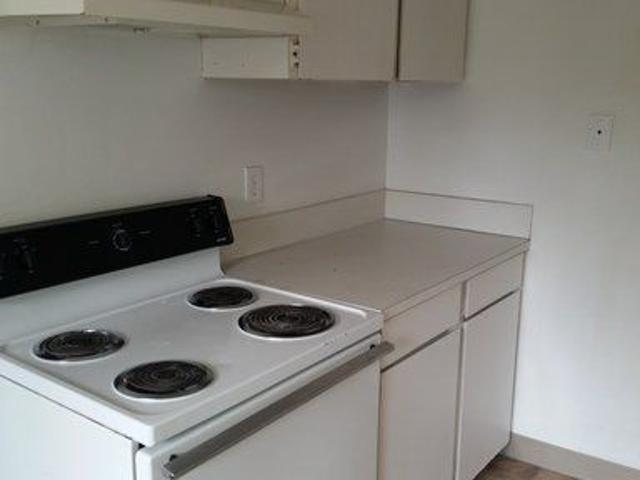 2 BR, 1 BA Apartment 10233 NE Fremont St Unit 10231, Portland, OR 97220
