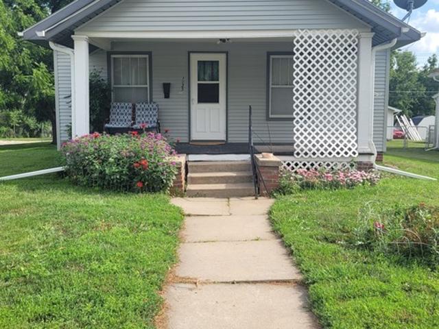 2 BR, 1 BA Apartment 1023 Bell Street, Beatrice, NE 68310
