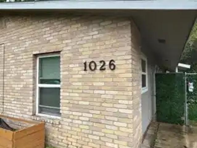 2 BR, 1 BA Apartment 1026 Edison Dr, San Antonio, TX 78201