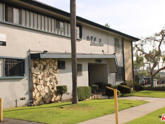 2 BR, 1 BA Apartment 1026 South Flower Street, Inglewood, CA 90301