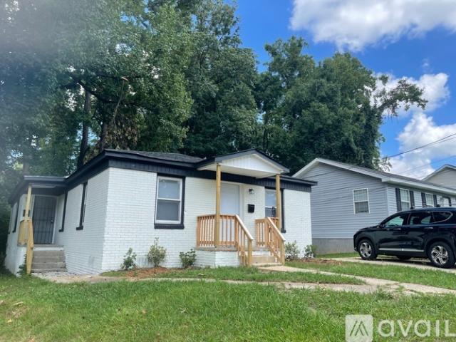 2 BR, 1 BA Apartment 1028 Mc Arthur Ave, Unit A Front, Charlotte, NC 28206