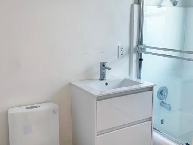 2 BR, 1 BA Apartment 1030 Pleasant View Avenue Unit 613 1, Venice, CA 90291