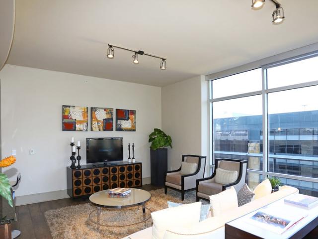2 BR, 1 BA Apartment 107 Colorado St, Austin, TX 78701