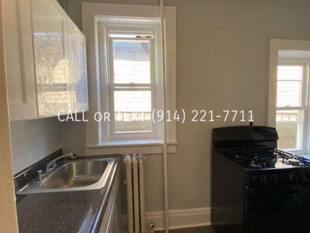 2 BR, 1 BA Apartment 107 Elm St, Yonkers, NY 10701