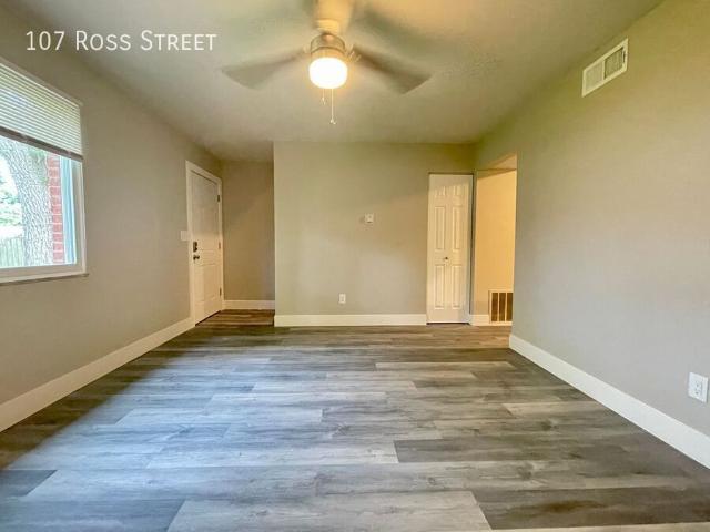 2 BR, 1 BA Apartment 107 Ross Street, Delaware, OH 43015