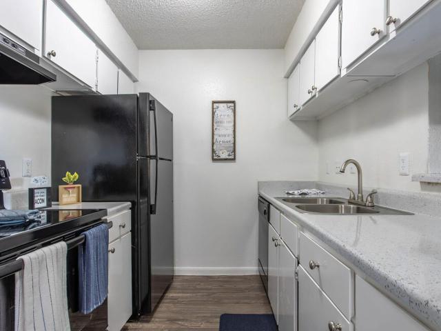 2 BR, 1 BA Apartment 10402 Sandpiper Dr Unit 83, Houston, TX 77096