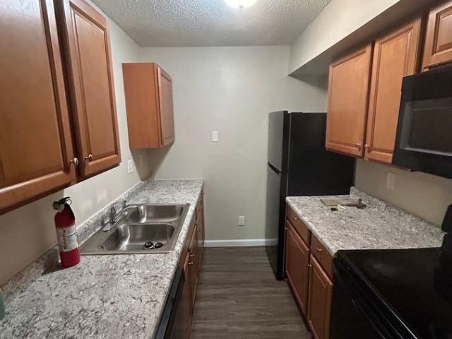 2 BR, 1 BA Apartment 1040 9th Street, Des Moines, IA 50314