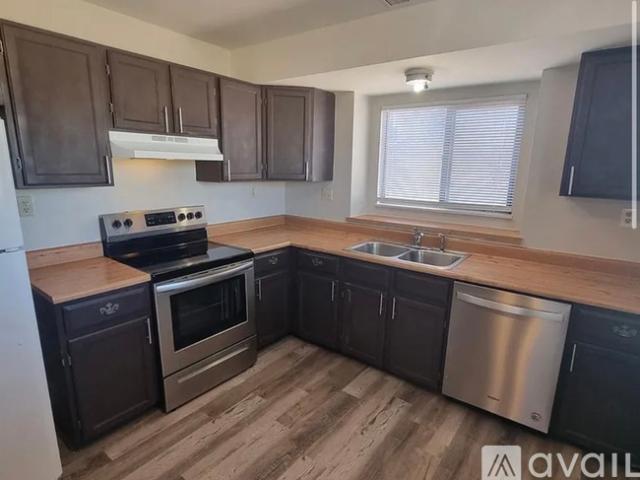 2 BR, 1 BA Apartment 1043 Mazatlan Cir, Unit B, Colorado Springs, CO 80910