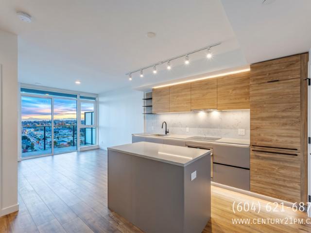 2 BR, 1 BA Apartment 10448 University Dr, Surrey, BC V3T 0S7