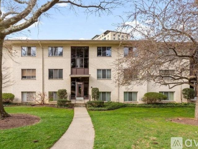 2 BR, 1 BA Apartment 10440 Rockville Pike, Unit 201, Rockville, MD 20852