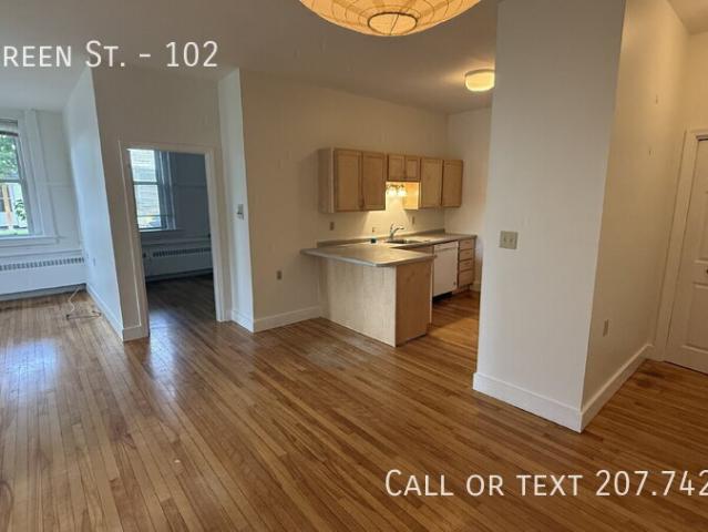 2 BR, 1 BA Apartment 104 Green St Somersworth, NH 03878