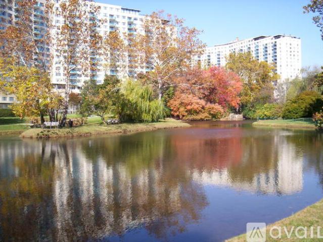 2 BR, 1 BA Apartment 10500 Rockville Pike, Unit 1415, Rockville, MD 20852