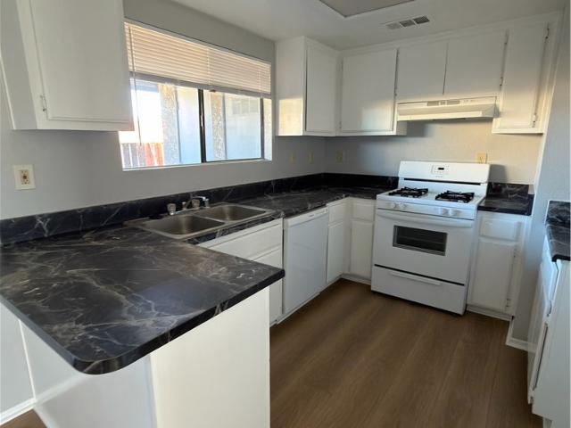 2 BR, 1 BA Apartment 10547 Cochiti Road, Apple Valley, CA 92308