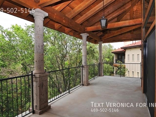 2 BR, 1 BA Apartment 105 N Austin Ave, Georgetown, TX 78626