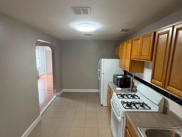 2 BR, 1 BA Apartment 105 N High St, Mount Vernon, NY 10550