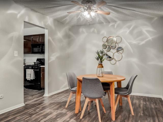 2 BR, 1 BA Apartment 10611 E 98th Ter Unit 612 4B, Kansas City, MO 64134