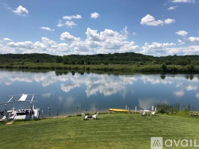 2 BR, 1 BA Apartment 10683 Linden Drive Northwest, Unit Apartment floor 1, Grand Rapids, MI 49534