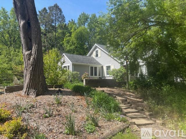 2 BR, 1 BA Apartment 1070 North Warren Street, Unit North, Gary, IN 46403