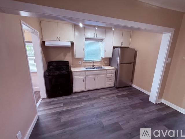 2 BR, 1 BA Apartment 1071 Euclid Ave, Long Beach, CA 90804