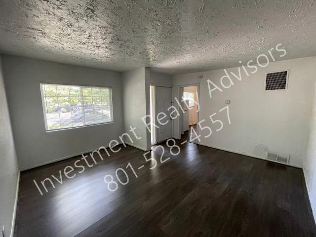 2 BR, 1 BA Apartment 1071 W 700 S, Salt Lake City, UT 84104