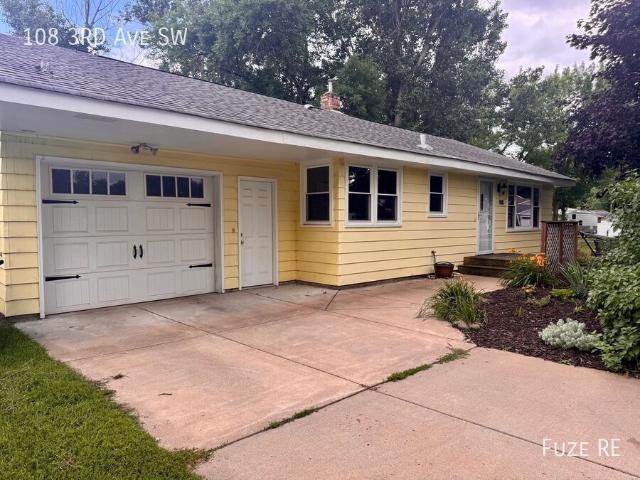 2 BR, 1 BA Apartment 108 3RD Ave SW, Isanti, MN 55040