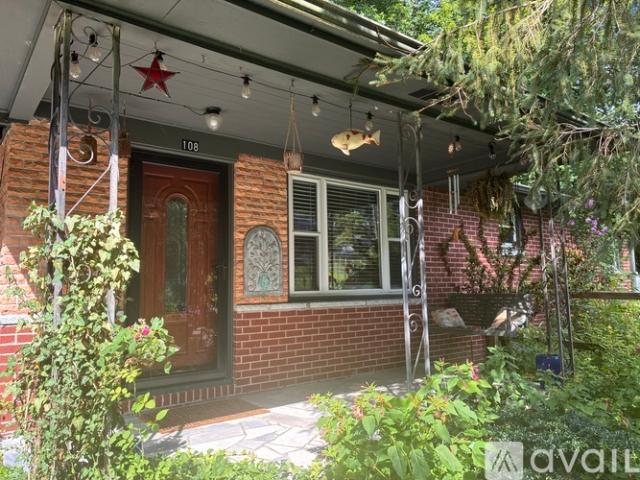 2 BR, 1 BA Apartment 108 Virginia Avenue, Hendersonville, NC 28739