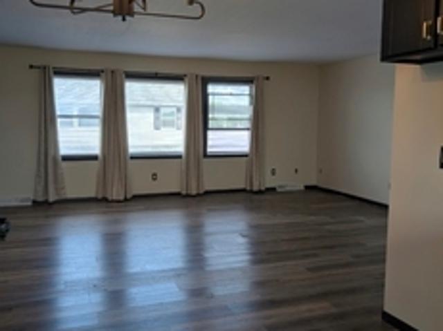 2 BR, 1 BA Apartment 108 W Rose Eld Rd, Unit B, Rosendale, WI 54974