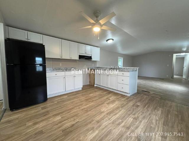 2 BR, 1 BA Apartment 108 D St Pittsfield, ME 04967