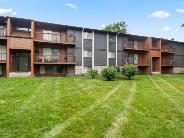 2 BR, 1 BA Apartment 10910 Independence Lane Unit B34, Belleville, MI 48111