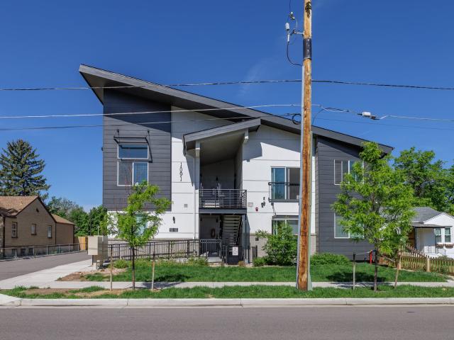 2 BR, 1 BA Apartment 1091 Carr St, Lakewood, CO 80214