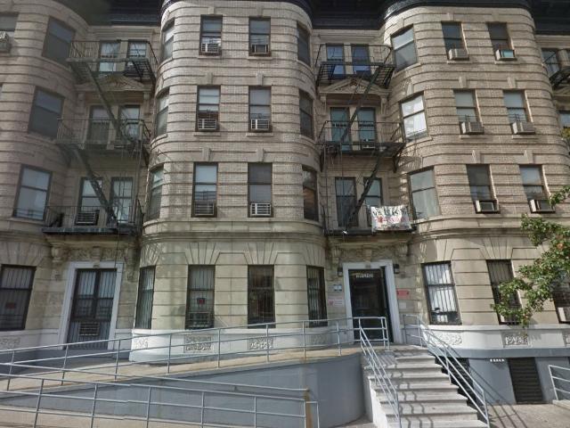 2 BR, 1 BA Apartment 1091 Gates Ave Brooklyn, NY 11221