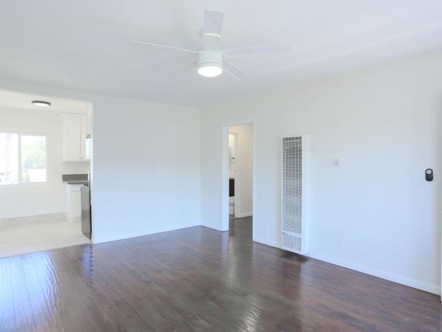 2 BR, 1 BA Apartment 10920 S Osage Ave Inglewood, CA 90304