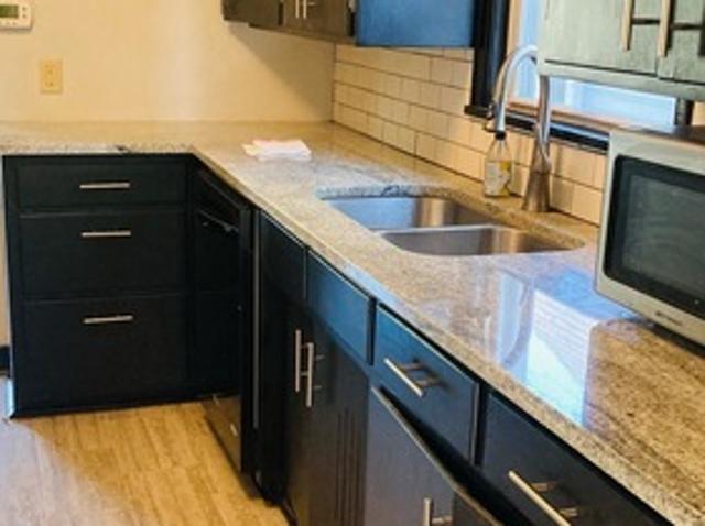 2 BR, 1 BA Apartment 1095 12 Th Avenue Southeast, Unit 2, Minneapolis, MN 55414