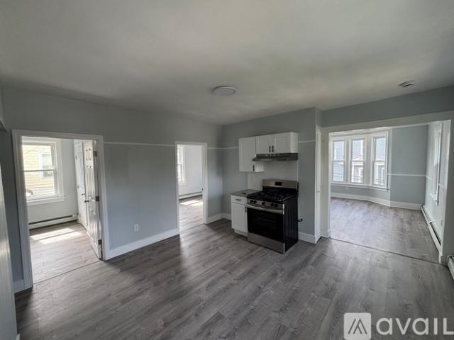 2 BR, 1 BA Apartment 10 O Neil Street, Unit 2, Providence, RI 02904