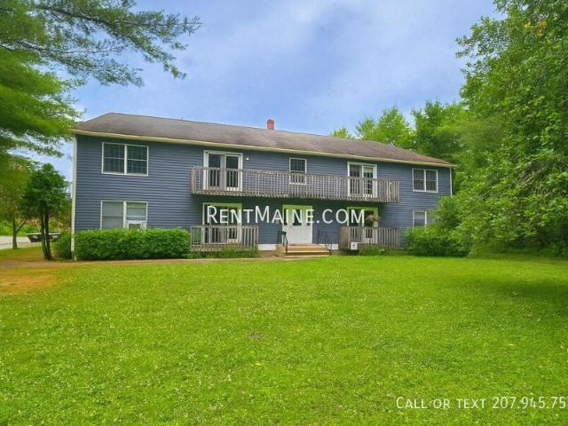 2 BR, 1 BA Apartment 10 Hartley St. Apt Lewiston, ME 04240