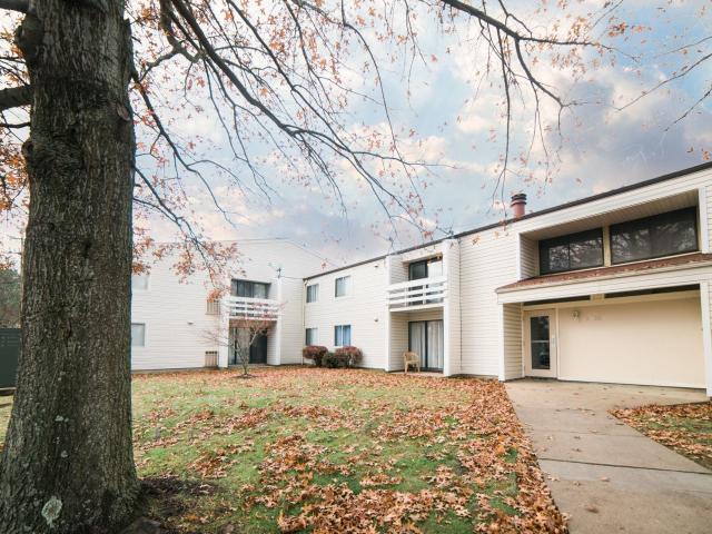 2 BR, 1 BA Apartment 10 130 Sunnyhill Drive Unit Unit 114, Beaver Falls, PA 15010